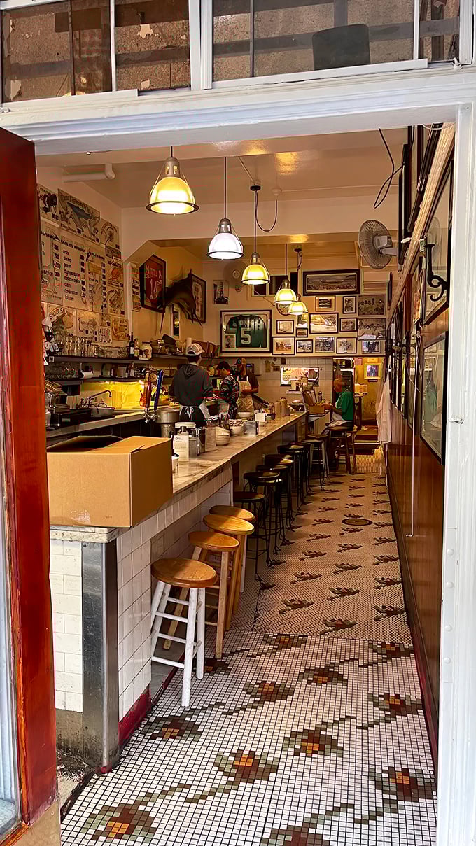 A narrow slice of seafood heaven. Swan's marble counter, wooden stools, and vintage tile floor have witnessed countless "first bite" epiphanies.
