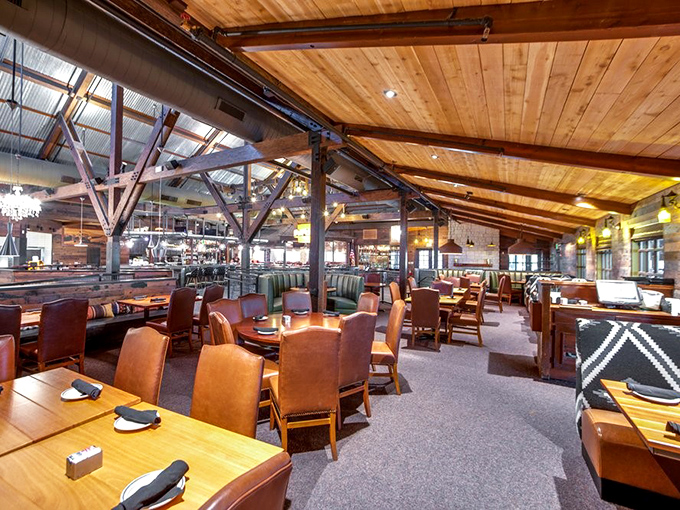 Exposed wooden beams and leather chairs create the perfect setting for that uniquely Texan experience: sophisticated comfort food served with zero pretension.
