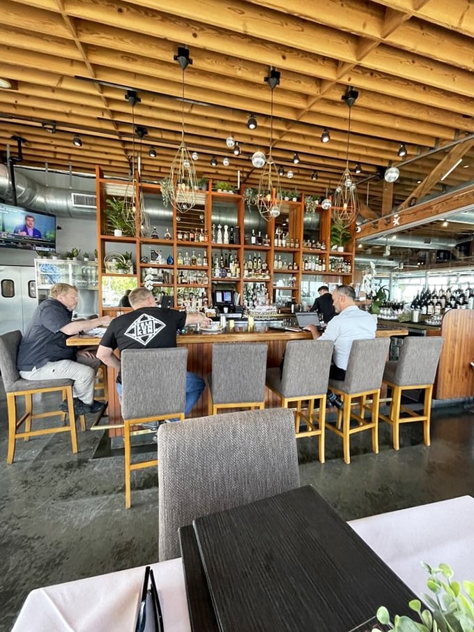 Exposed wooden beams and a well-stocked bar create the perfect backdrop for ocean-gazing and cocktail-sipping – California coastal dining at its finest.