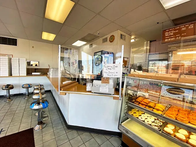 Step inside and time slows down – this no-nonsense interior says "we're here for the donuts, not the décor," and that's exactly why we love it.