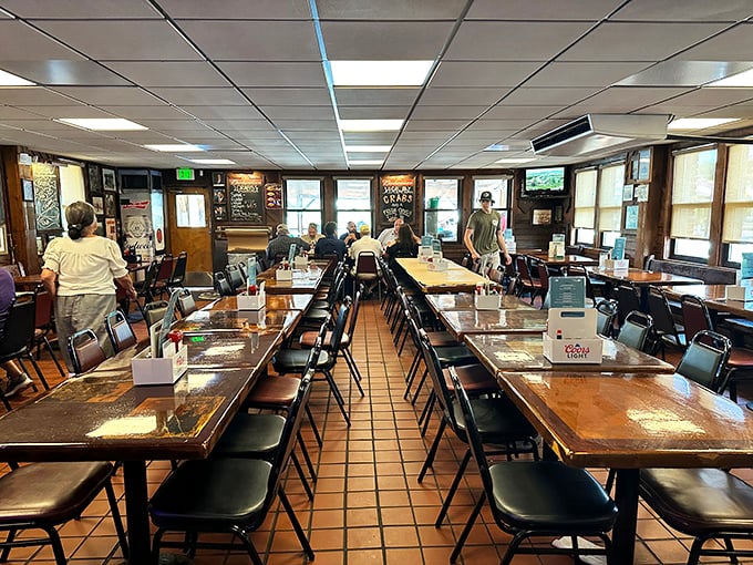 No white tablecloths here—just paper-covered tables ready for the delicious mess that awaits. Seafood this good deserves casual surroundings.