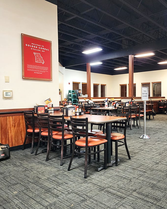 Inside, practical elegance meets Midwestern sensibility with spacious seating and a welcoming Missouri map that says, "You are here, and here is where the food is."