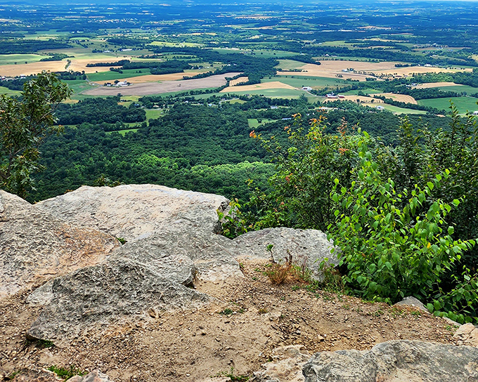 The reward for conquering Flat Rock Trail. This panoramic view of Cumberland Valley makes your smartphone camera feel hopelessly inadequate.
