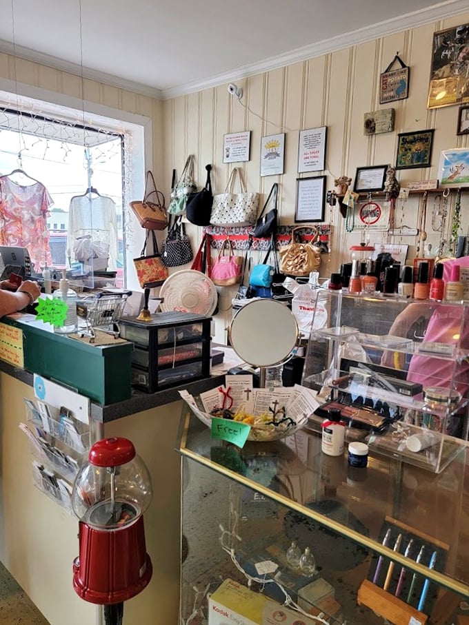 More than just a checkout counter – it's a portal to accessories galore! Vintage handbags, jewelry, and that nostalgic red gumball machine transport you back to simpler times.