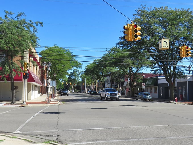 Alma's tree-lined streets offer that perfect Midwest vibe – Norman Rockwell would have set up his easel right here.