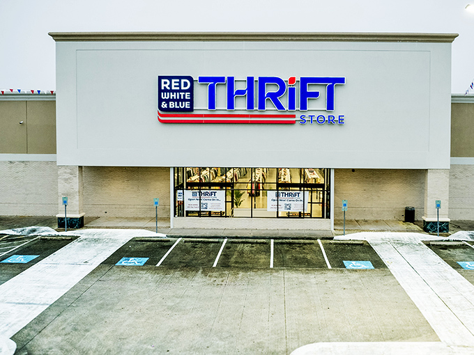 Red, white, and blue indeed! This patriotic palace of pre-loved goods looks ready for a thrifting revolution.