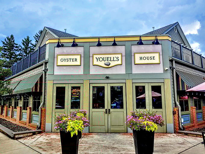 Garden-fresh flowers welcome you to oyster heaven. This charming green building houses more ocean treasures than the Titanic - minus the tragedy.