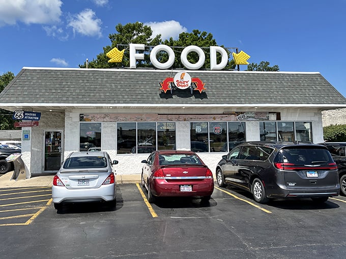 Where road trip dreams and breakfast cravings collide – Cozy Dog's parking lot is the starting line for deliciousness.