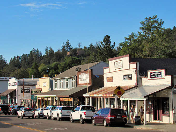 Julian: Where California history meets small-town charm. These sun-dappled streets hide bakeries that will make your diet plans surrender immediately.