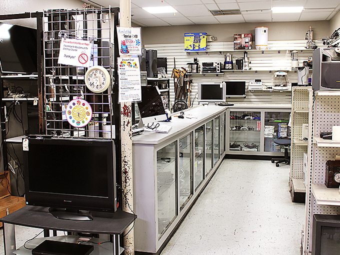 Yesterday's cutting-edge technology becomes today's bargain treasure in this electronic wonderland of forgotten gadgets.