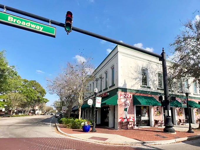 Pizza with a side of history! This corner establishment on Broadway offers a perfect spot to refuel while exploring Bartow's walkable downtown district.