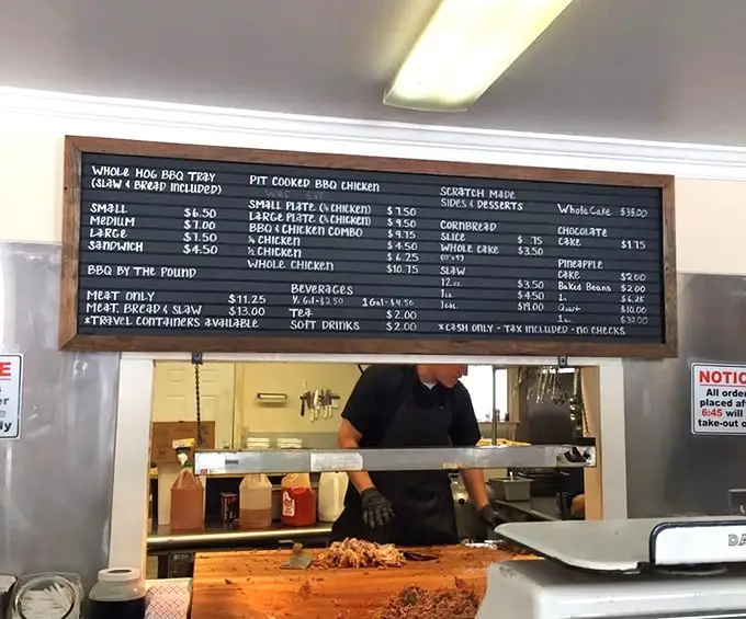 A menu board that gets straight to the point. No fusion, no confusion, just barbecue perfection spelled out in chalk.