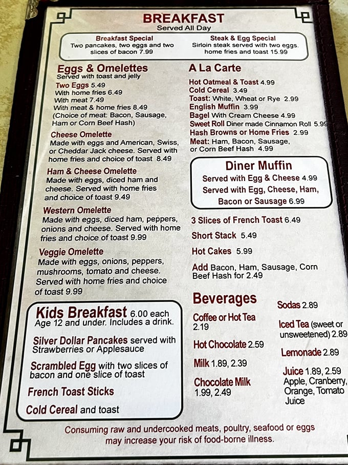 A menu that doesn't need fancy fonts or pretentious descriptions—just honest breakfast classics that have been perfecting mornings since before Instagram existed.