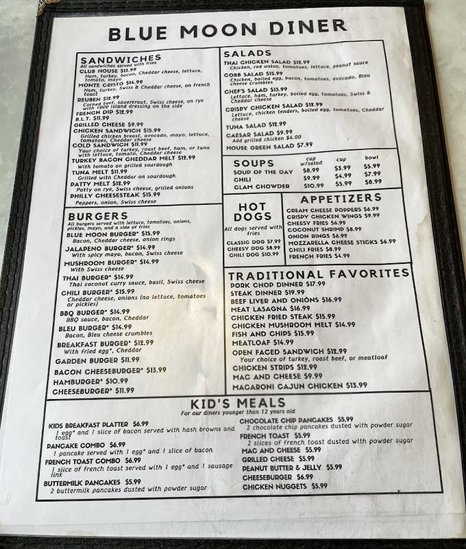 The menu reads like a love letter to American classics. Take your time deciding – or just close your eyes and point. You can't go wrong.