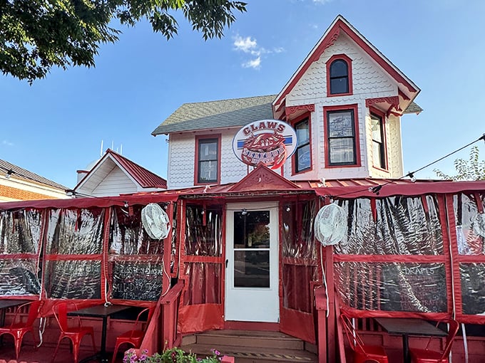 Claws' cheerful facade stands out like that one friend who's always ready for the party—and brings the best seafood.