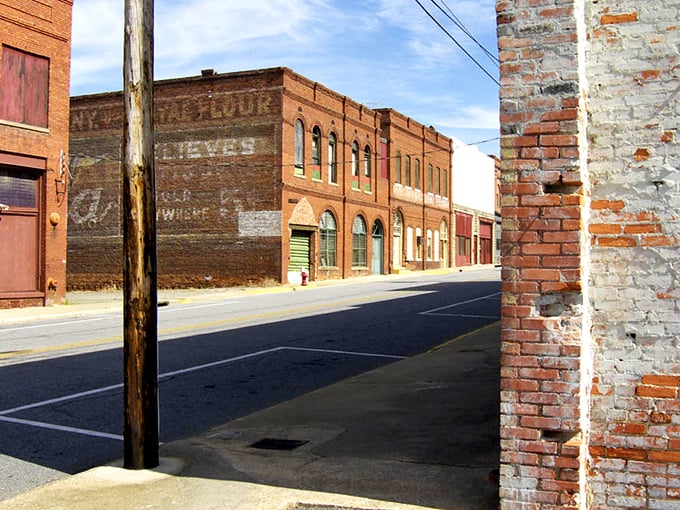 In Cordele, even the architecture seems to move at a more relaxed pace, inviting you to slow down and savor the moment.