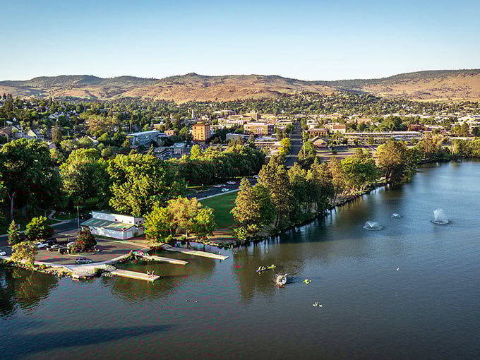 Waterfront parks and tree-lined streets make Klamath Falls a retirement paradise that won't sink your savings.