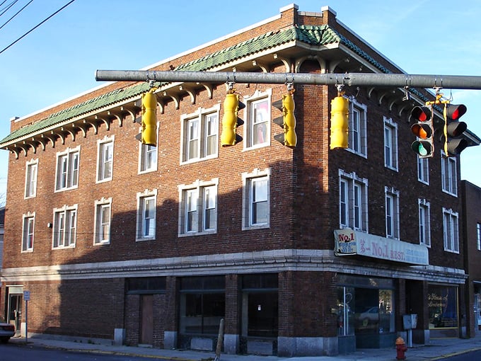 Classic brick storefronts and vintage traffic lights give Laurel that timeless feel—like stepping into a simpler, more affordable era.