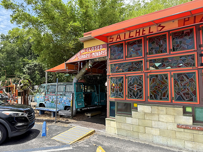 Satchel's stained-glass windows and artistic flair hint at the creative pizzas inside. Even closed, it's clearly the most interesting building on the block.