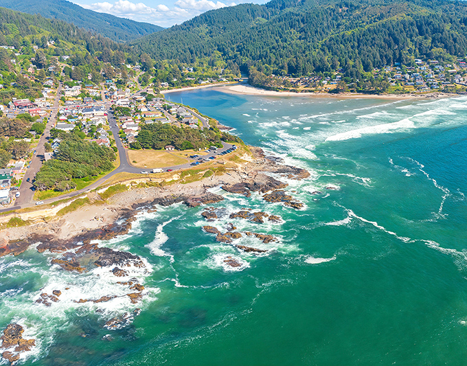 Yachats: A coastal paradise where the beach stretches toward distant mountains. If heaven had a viewing platform, it would look something like this.