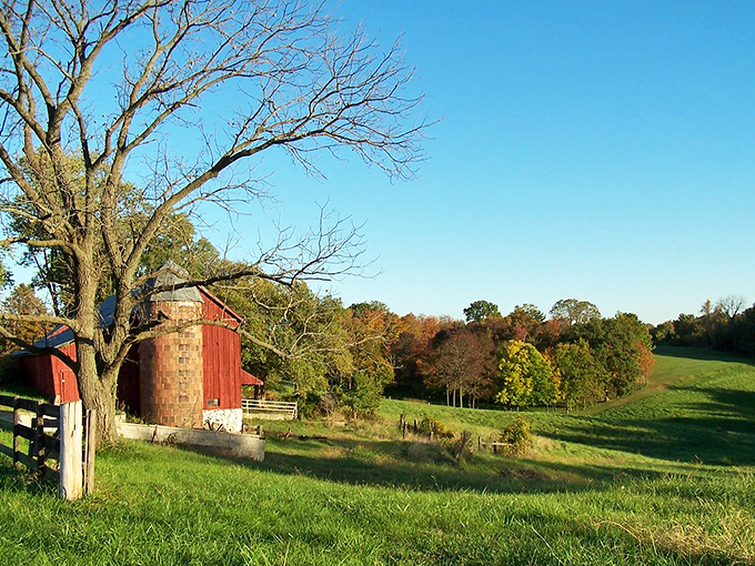 Rural tranquility just minutes from downtown—where retirement dreams include morning coffee with a side of pastoral perfection.