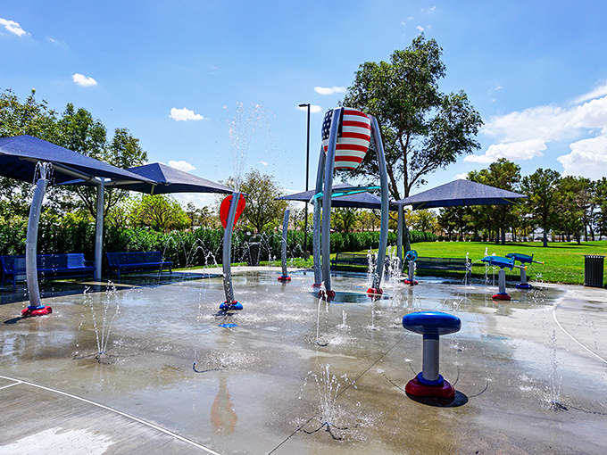 Kids splashing in Freedom Park's fountain – proof that in the desert, water becomes more magical than gold. The perfect summer escape when temperatures soar.