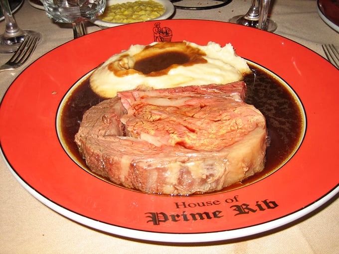 The King Henry VIII Cut lives up to its royal namesake – a portion so generous it would satisfy the notorious monarch himself, swimming in savory jus.