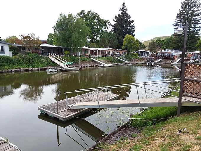 Lakeside living at its most charming—these waterfront homes with private docks prove that not all California dream properties require celebrity budgets.