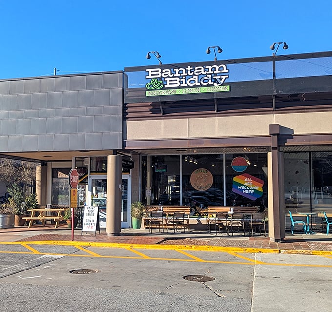 "Locally owned" never tasted so good – this corner spot proves neighborhood joints know chicken best.