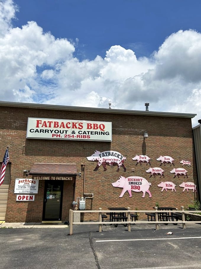 Fatback's wall of pink pig cutouts tells you everything you need to know – these folks take their pork seriously!