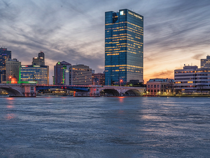 Where trains still rumble and retirement dollars stretch—Toledo offers urban amenities with a refreshingly Midwestern price tag.