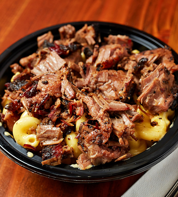 Brisket and mac & cheese—a relationship more perfect than any Hollywood romance. The bark on that meat deserves its own standing ovation.