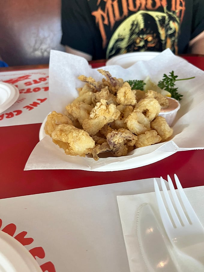Golden, crispy calamari that shatters with each bite. The perfect seafood gateway drug for those who claim they "don't like fish."