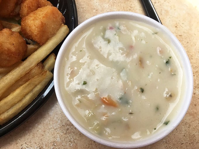 Creamy, dreamy clam chowder that makes you want to write sonnets. Those tender clam pieces aren't playing hide and seek—they're everywhere!