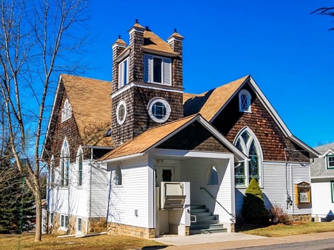 The Eagles Mere Community Church combines rustic charm and spiritual elegance – proving that in small-town Pennsylvania, architectural grace doesn't require a cathedral's budget.