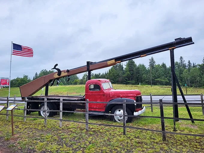 Big Ernie, the world's largest working rifle, makes you wonder what kind of deer they're hunting up here. Godzilla, perhaps?