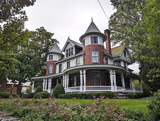 The Gonder Mansion showcases Victorian splendor with its turrets and wrap-around porch—proof that Strasburg takes its architectural heritage seriously, and spectacularly.