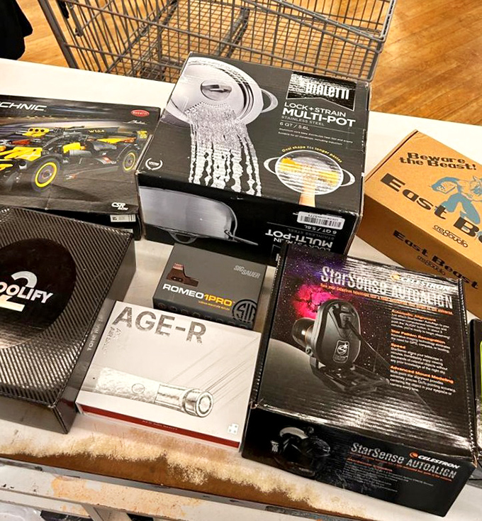 Not just gadgets—possibilities! Brand-name kitchen appliances and electronics wait patiently in their boxes, dreaming of finding forever homes at fraction prices.