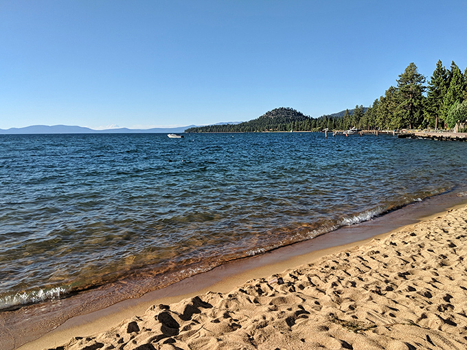 Lakeside Beach offers that rare combination of mountain-fresh air and beachside relaxation – like the Caribbean and Colorado had a beautiful vacation baby.