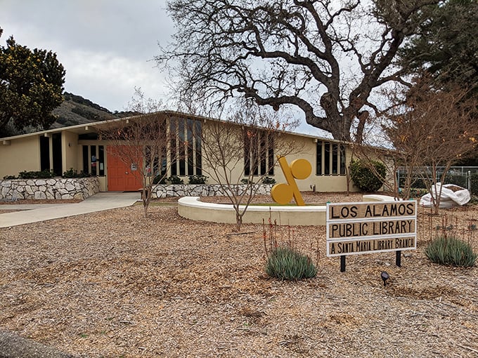 The Los Alamos Library proves that great things come in small packages – a mid-century gem housing stories both on shelves and in its walls.