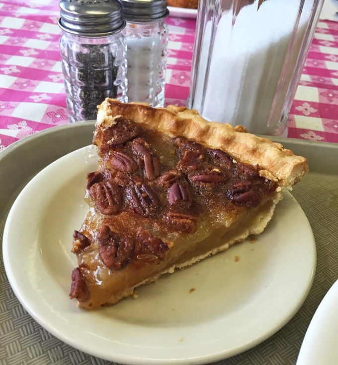 This isn't just pecan pie – it's Georgia's edible history lesson, where each buttery, nutty bite tells stories of front porch conversations.