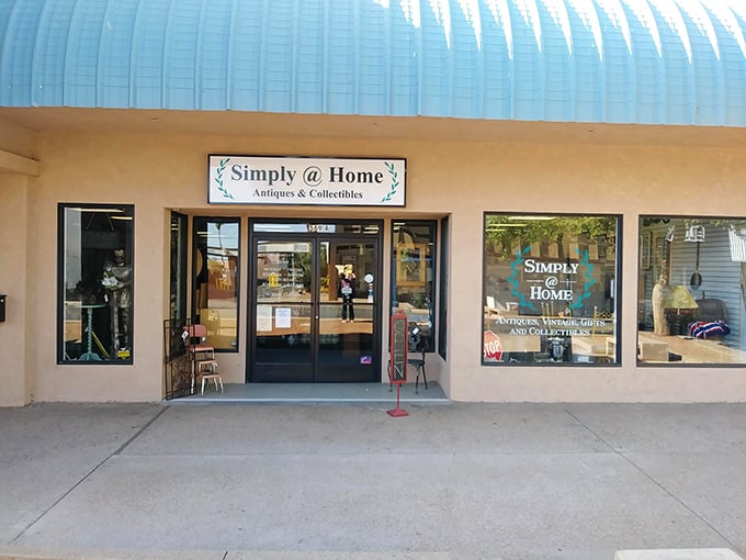 Simply @ Home invites treasure hunters to rummage through yesterday's treasures – one person's castoff is another's conversation piece!