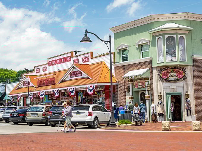 Branson's charming downtown offers a quieter alternative to the glitzy entertainment strip nearby.
