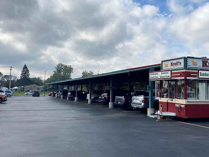 Kroll's West looks like a burger joint designed by someone who understands that great food doesn't need fancy packaging—just a grill and Wisconsin butter.