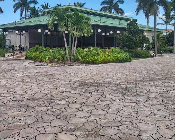A tropical pavilion offers shade and refreshment, proving even mythological sightseeing requires the occasional pit stop.