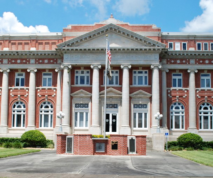 The DeSoto County Courthouse flaunts its Neoclassical grandeur with columns that would make any history buff weak in the knees.