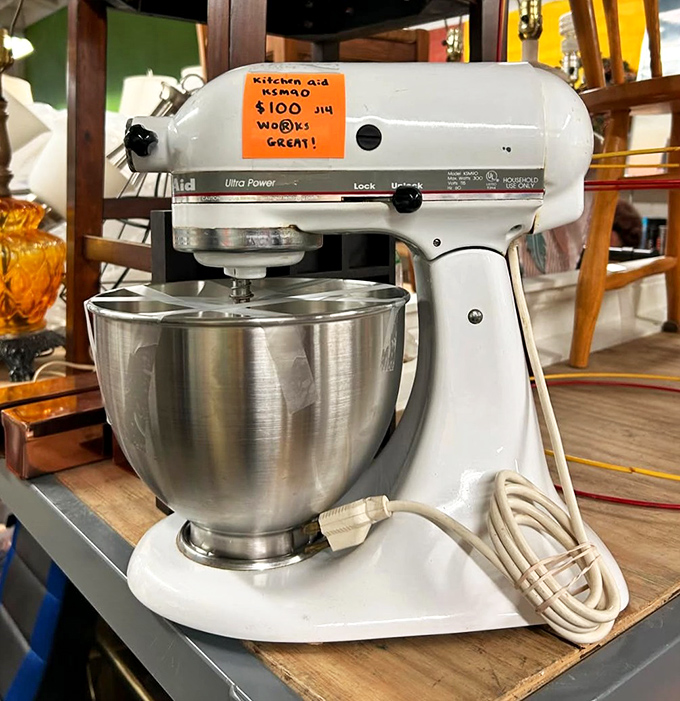 Kitchen dreams start here! This pristine KitchenAid mixer has probably seen fewer batches of cookies than the one gathering dust in your cabinet.