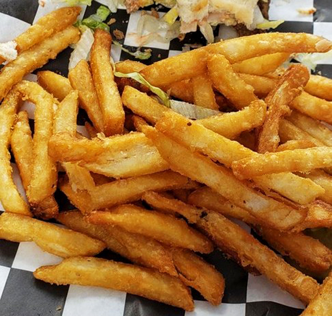 French fries so perfectly golden and crisp, they deserve their own Pennsylvania state monument. Forget the Liberty Bell—ring the dinner bell instead!