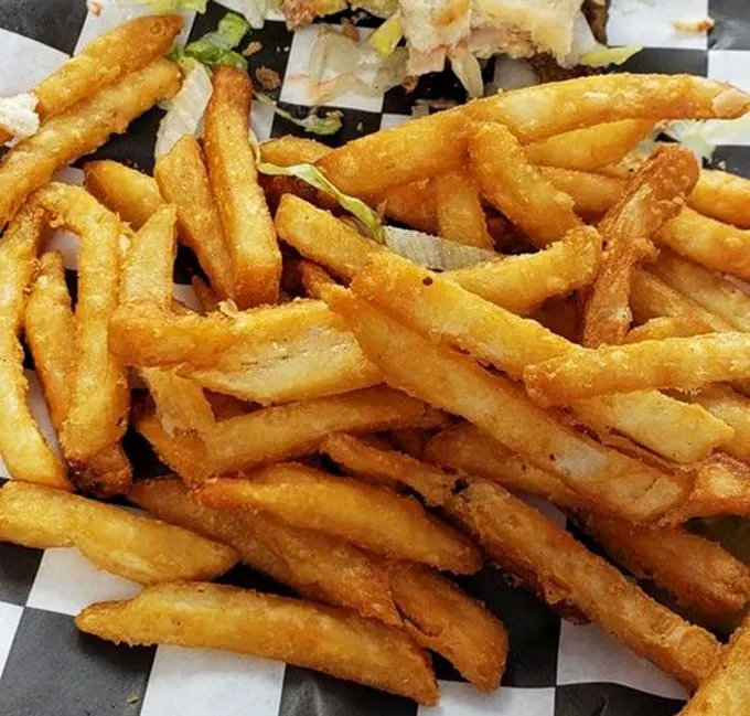 French fries so perfectly golden and crisp, they deserve their own Pennsylvania state monument. Forget the Liberty Bell—ring the dinner bell instead!