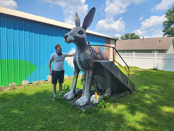 Henry's Rabbit Ranch: Not your average roadside attraction! This giant rabbit statue proves that Route 66 still knows how to deliver those "Did you see that?!" moments.